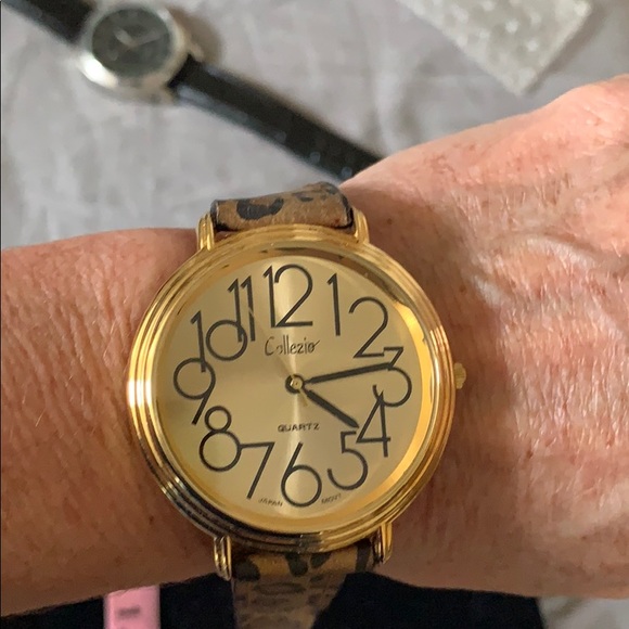 collezio | Accessories | Collezio Watch Goldtone Wanimal Print Guc 8 ...